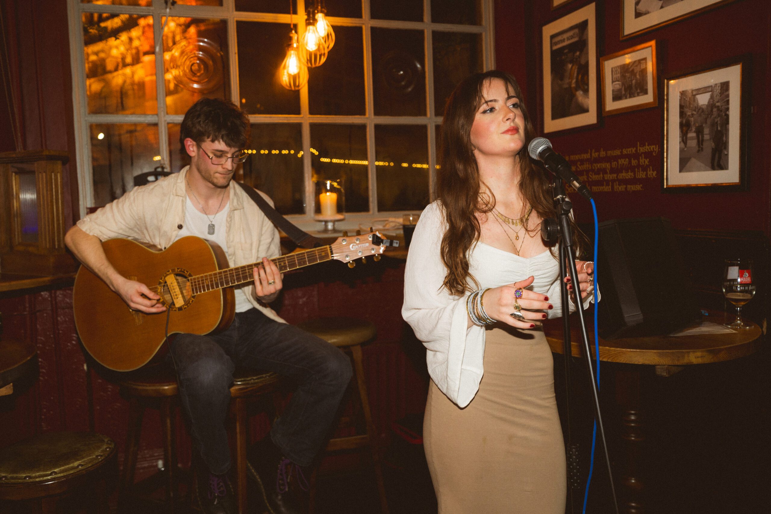 Ezra & Morgan - Rostar Live