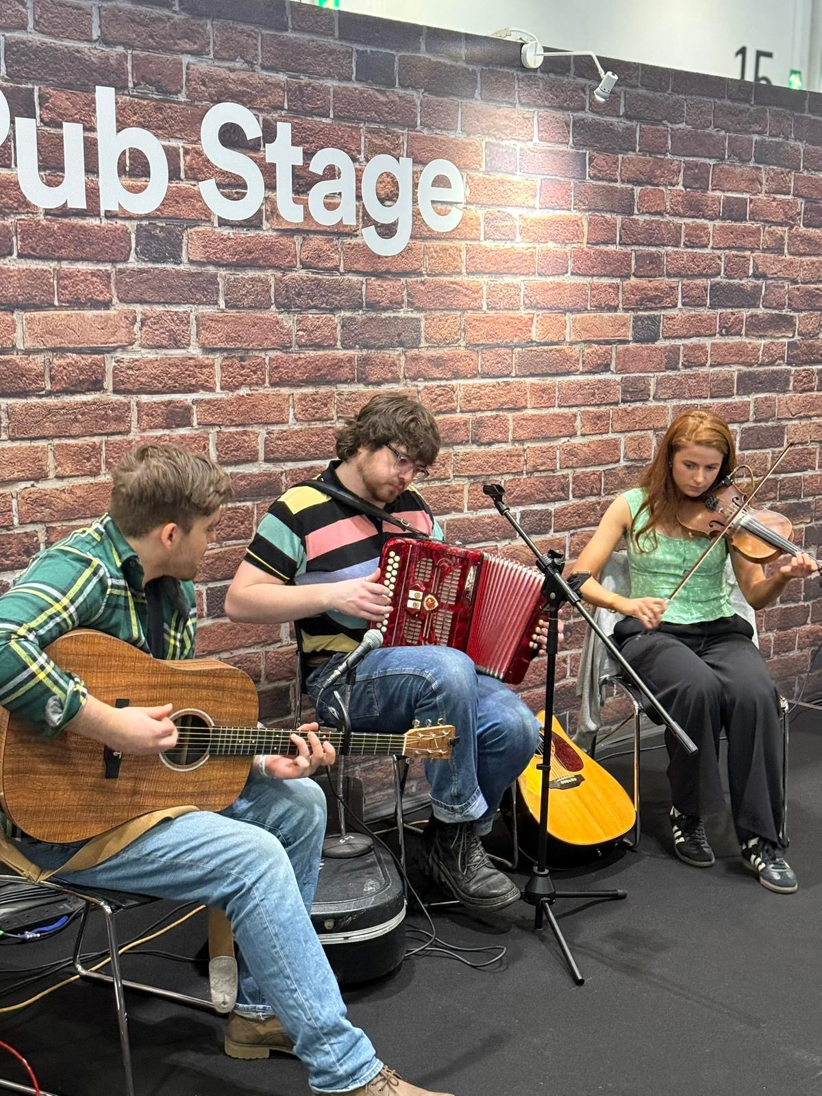 Fáilte - Rostar Live